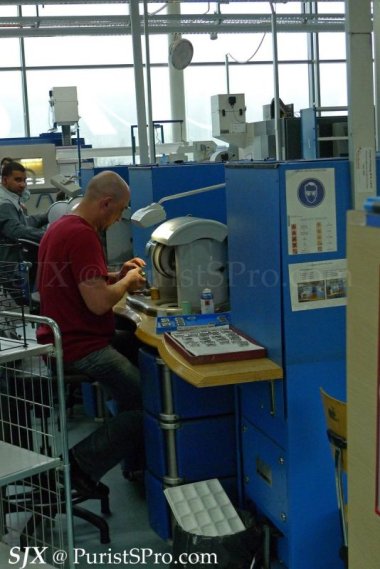 Cartier - Part III: Case and bracelet manufacturing