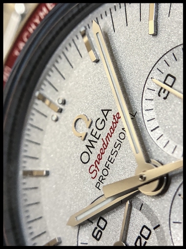 Omega - Grainy silver dial of the Speedmaster Rising Sun