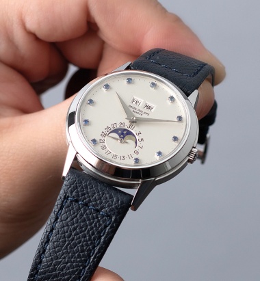 Patek Philippe - Patek Philippe's "Padellone" case