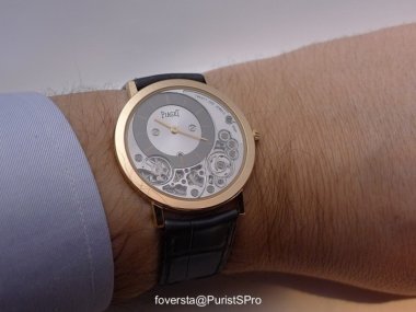Piaget - Putting the Piaget 900P on the wrist was a superb experience!