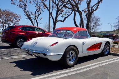 TimeOut - Walking with the Car