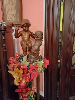 TimeOut - Here is a cool statue I inherited. Use it now in the old ...