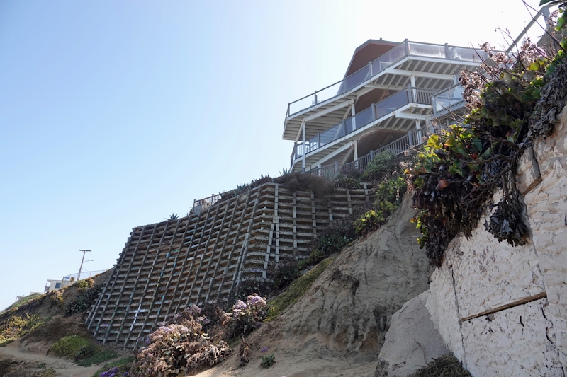 TimeOut - Ocean Beach Rocks!