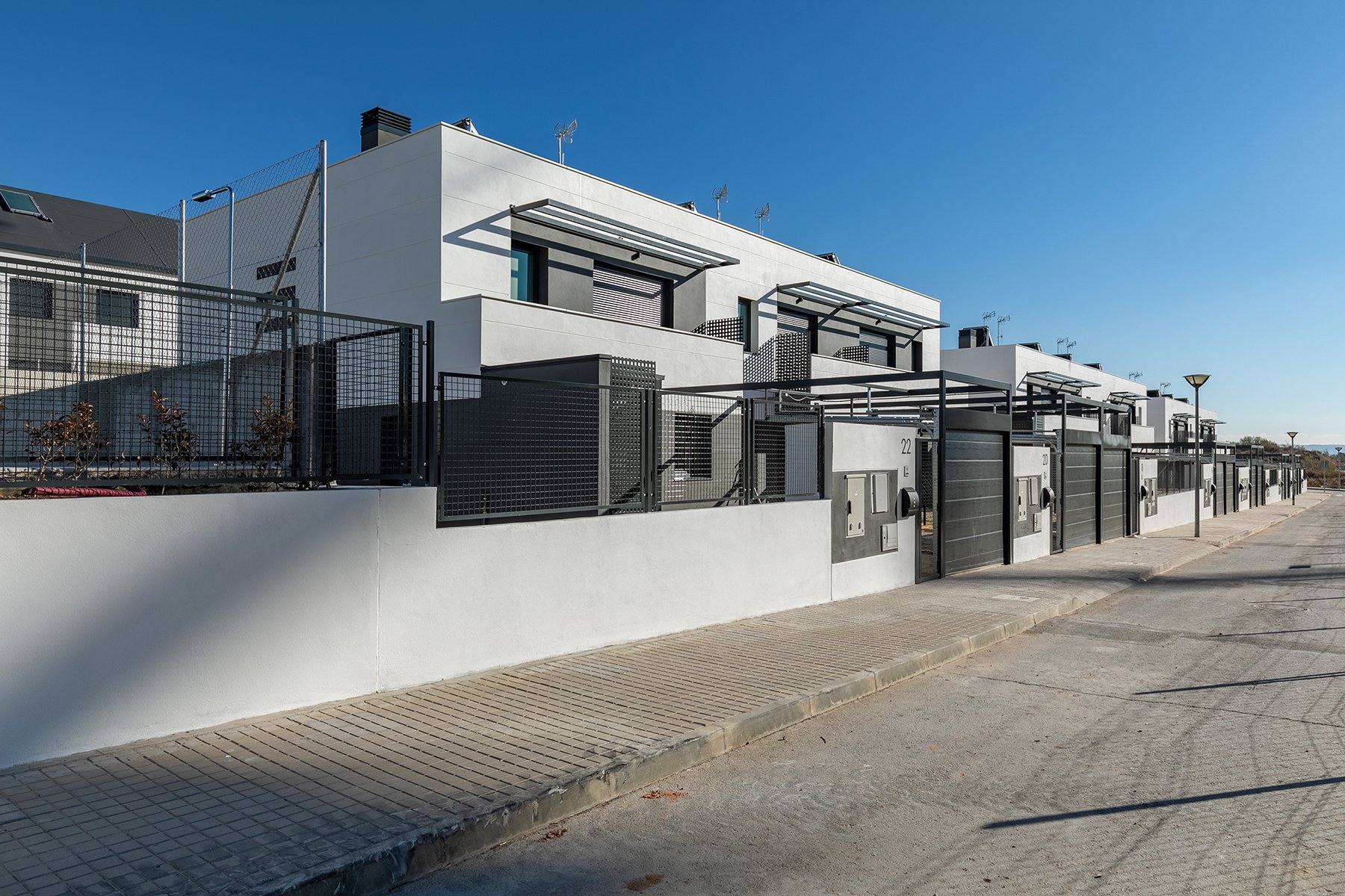 Chalet adosado o pareado: ¿cuál elegir? | Habitat Inmobiliaria