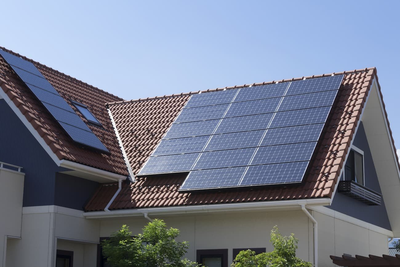 Todo sobre las placas solares en casa | Habitat Inmobiliaria