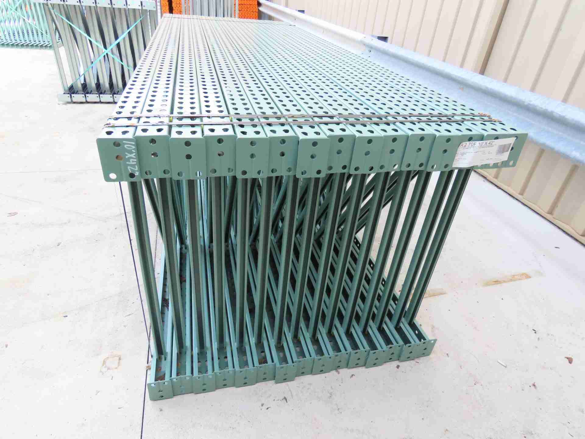 What Are The Advantages Of Using Wire Mesh Decking on Shelves ...