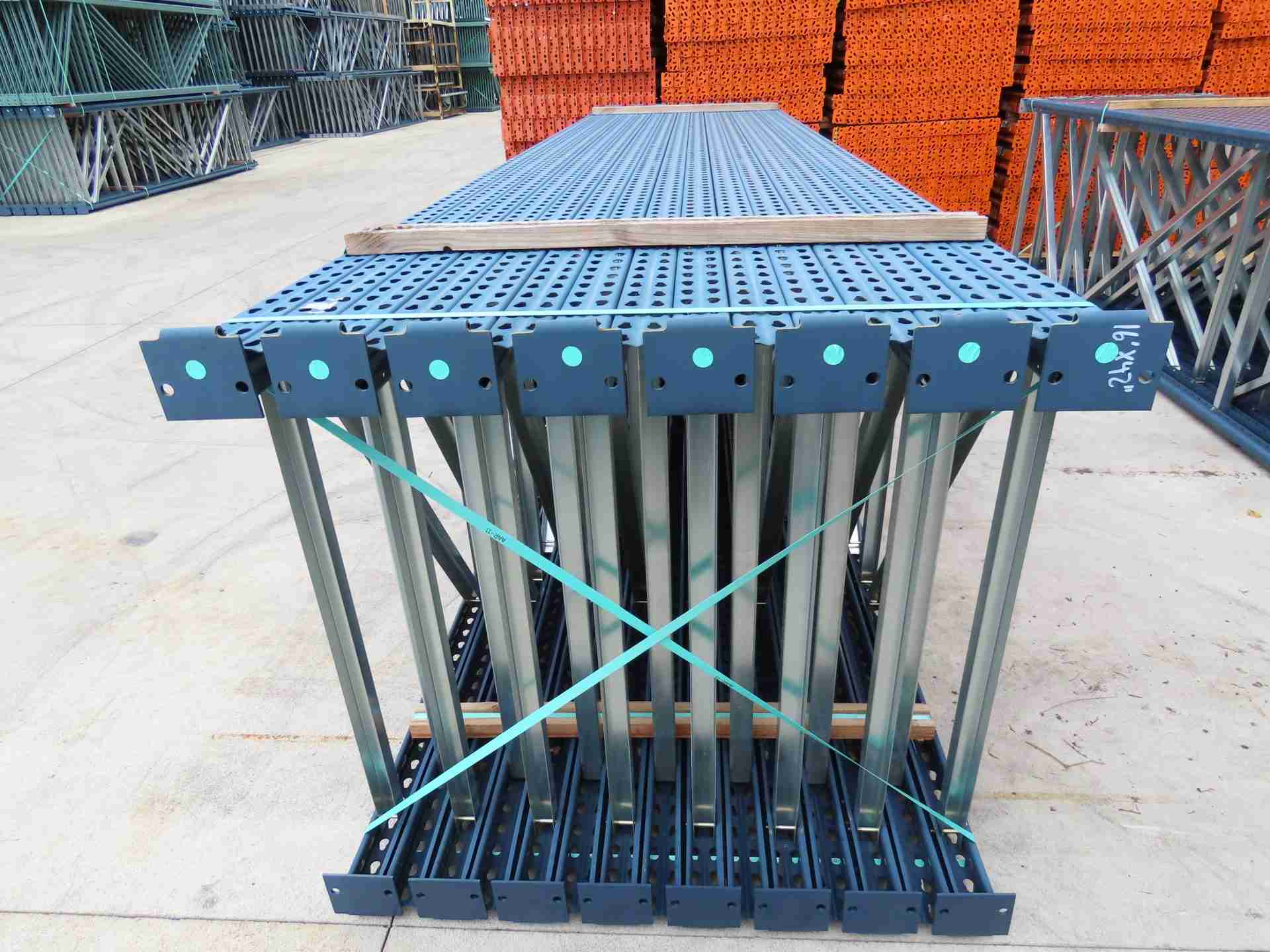 What Is Adjustable Pallet Racking - RackingWorld