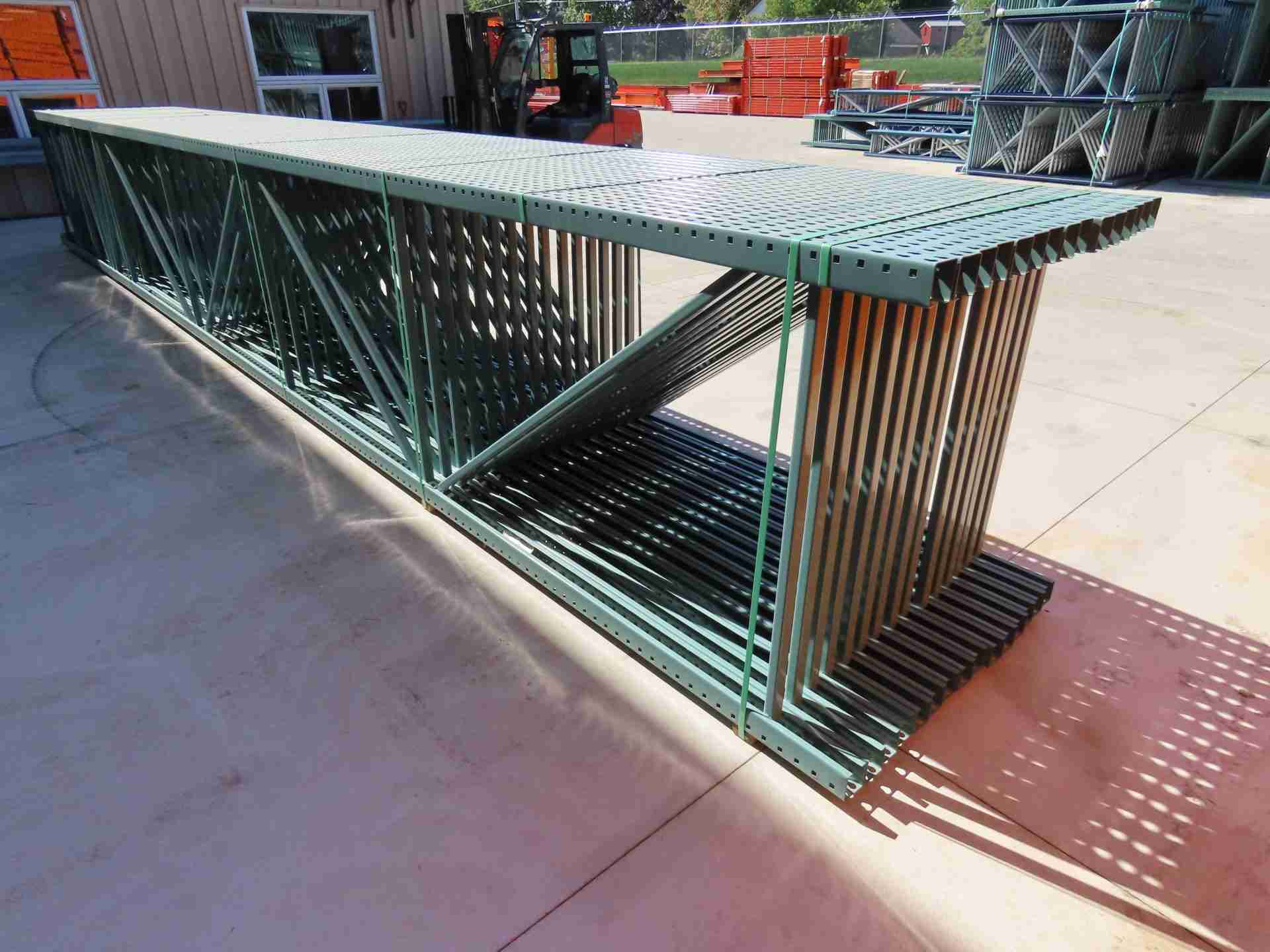 What Is Adjustable Pallet Racking - RackingWorld