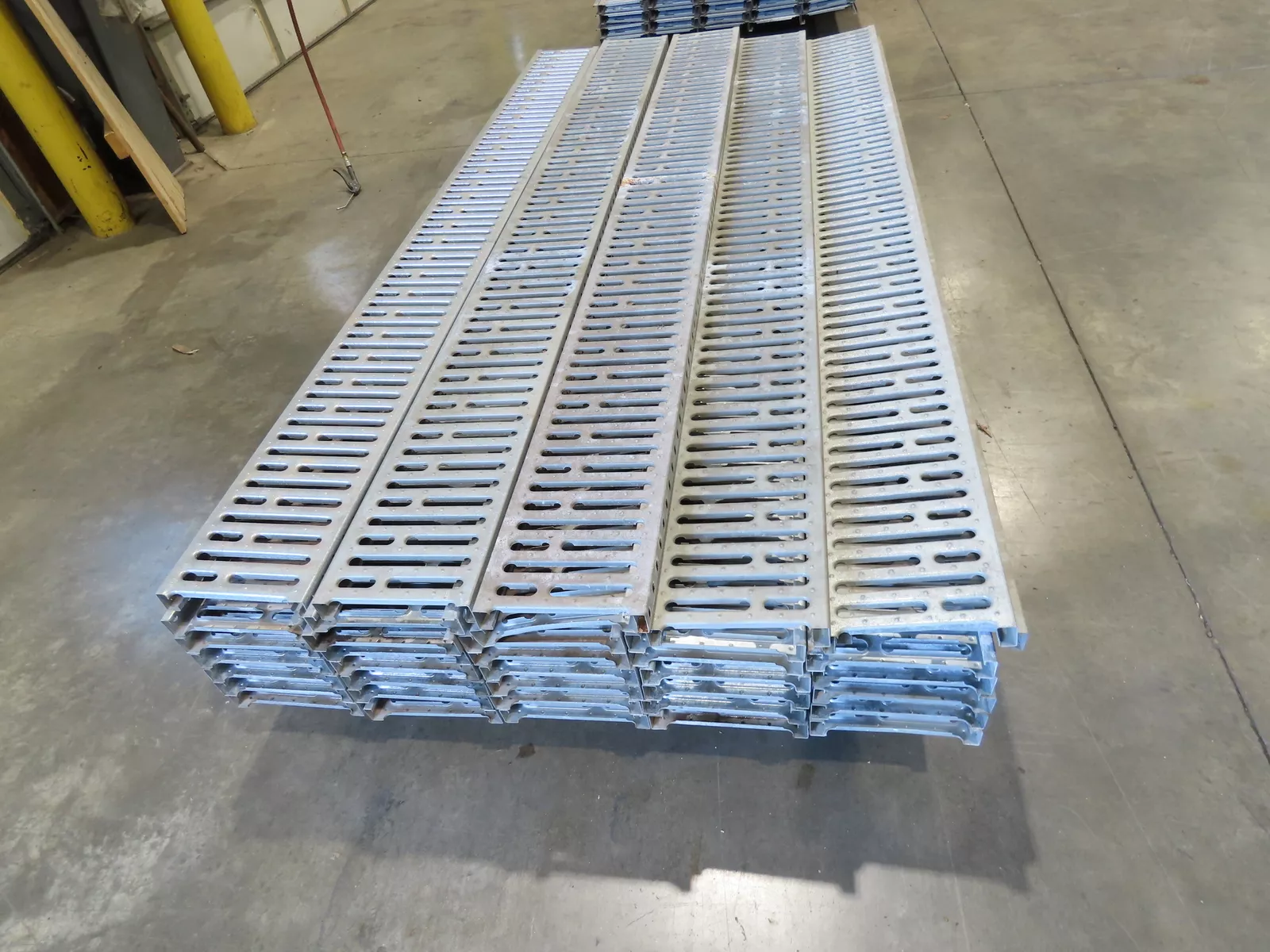 How Do You Calculate Load Capacity for Cantilever Racks? - RackingWorld