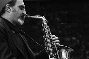 Roy Nathanson: THE GUY TO LOOK AT ON THE SUBWAY – The Brooklyn Rail