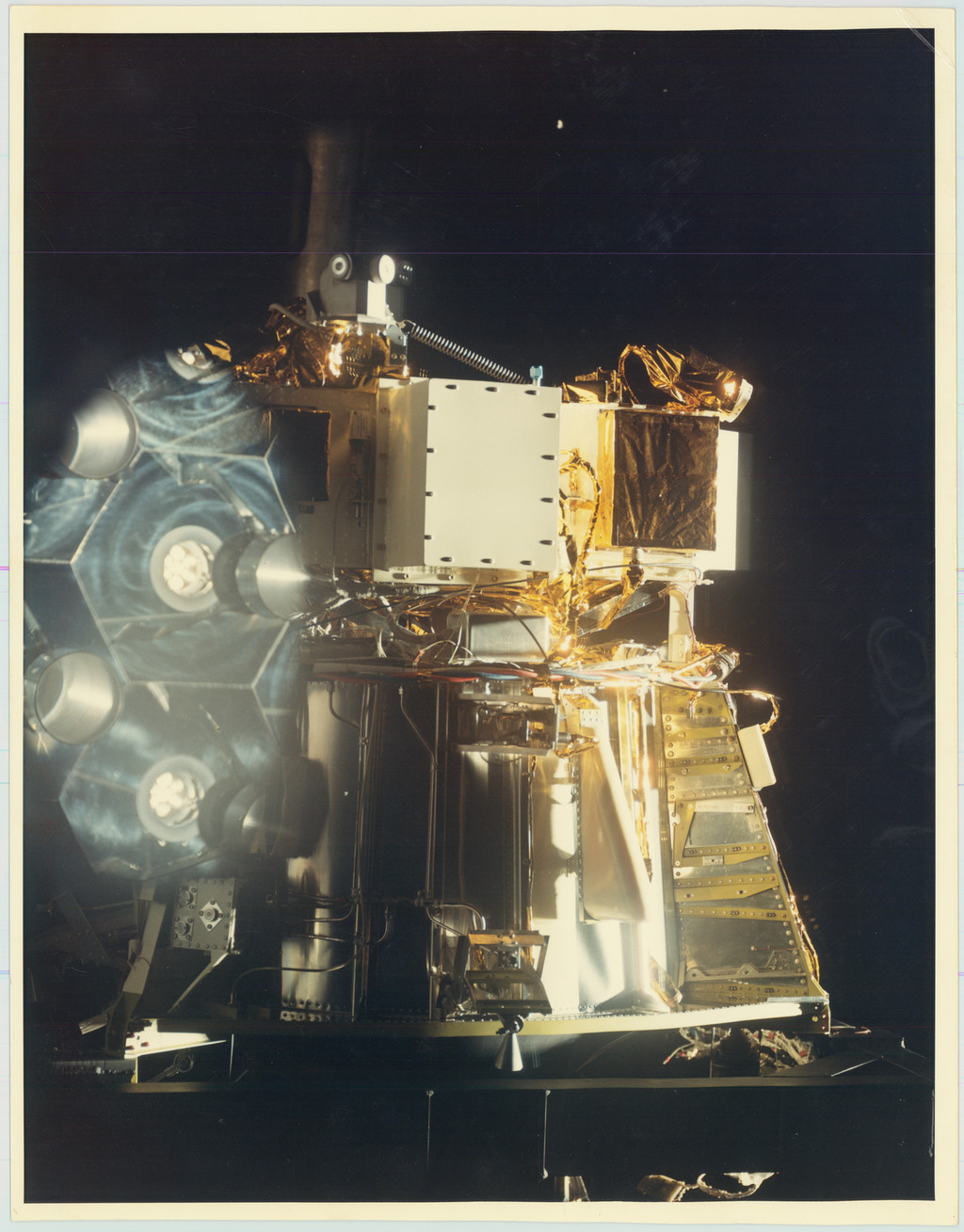 (Apollo Program) [Mechanical exterior of spacecraft] - Barry Lawrence ...