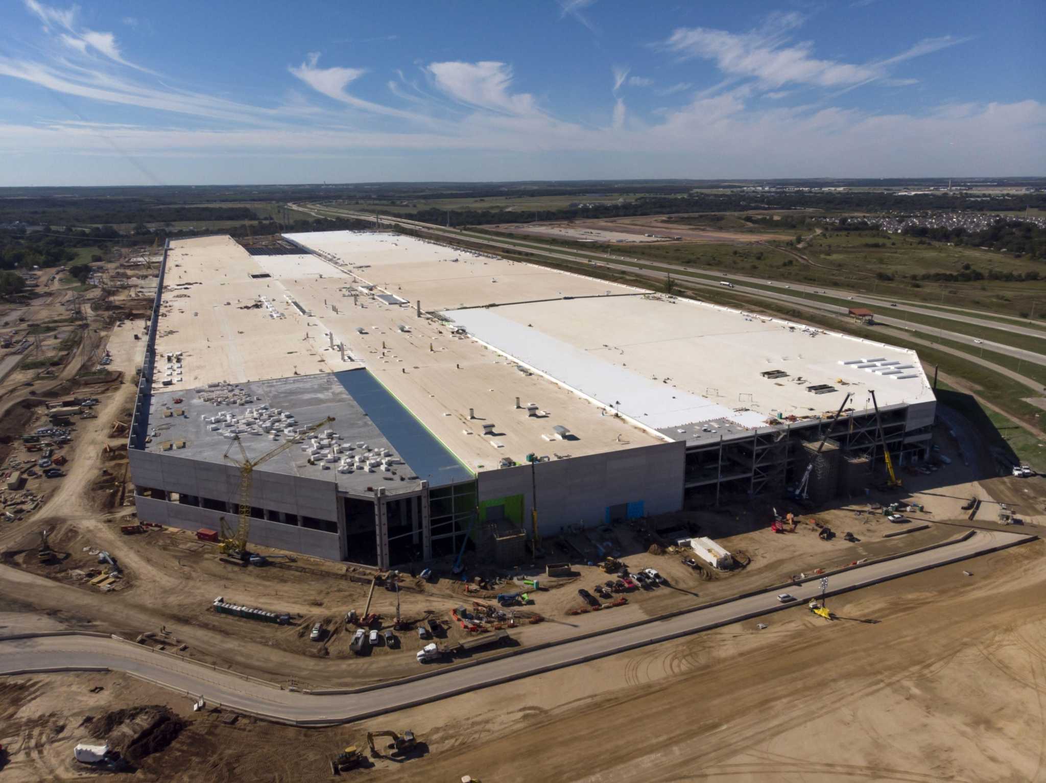Tesla Plans Giant New 500,000 Sqft Building in Austin Tesla Plans Giant New 500,000 Sqft Building in Austin