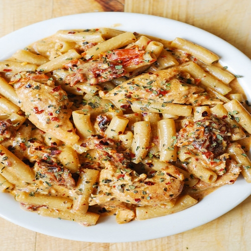 Garlic Cloves Chicken Mozzarella Pasta with Sun-Dried Tomatoes