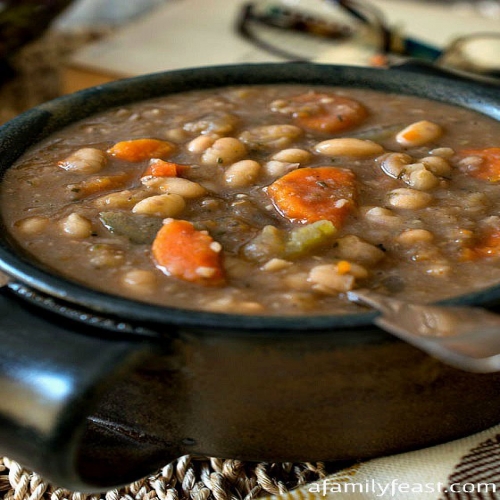 Slow Cooker Tuscan White Bean Soup
