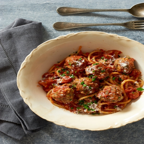 Spaghetti and Drop Meatballs With Tomato Sauce