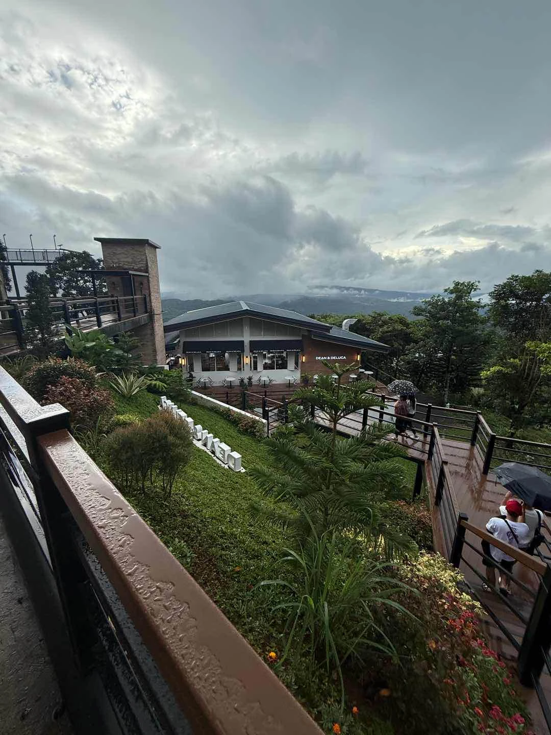 Dean & DeLuca Tanay at Rizal, Rodriguez