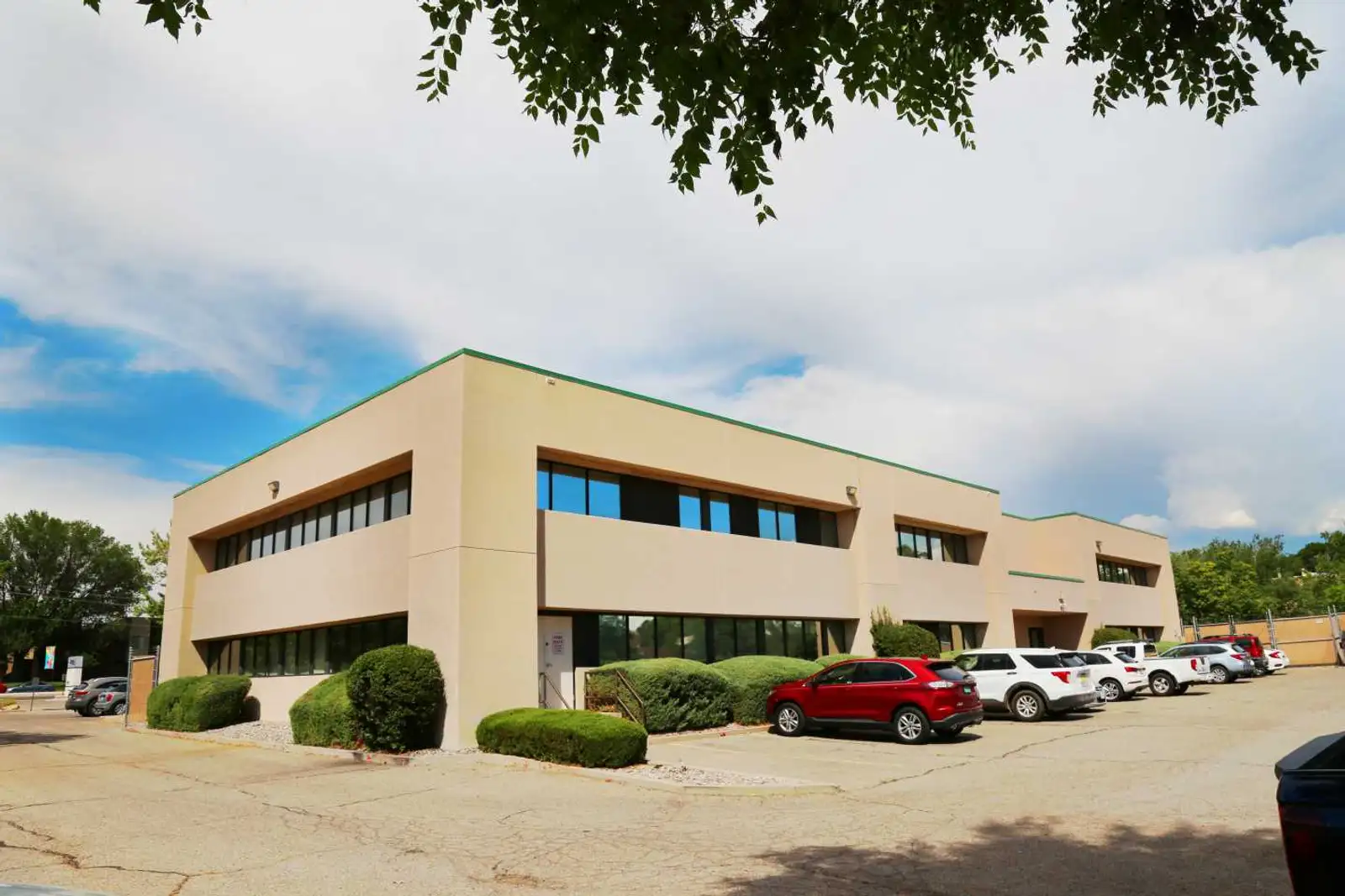 6020 Academy Rd NE - Associate