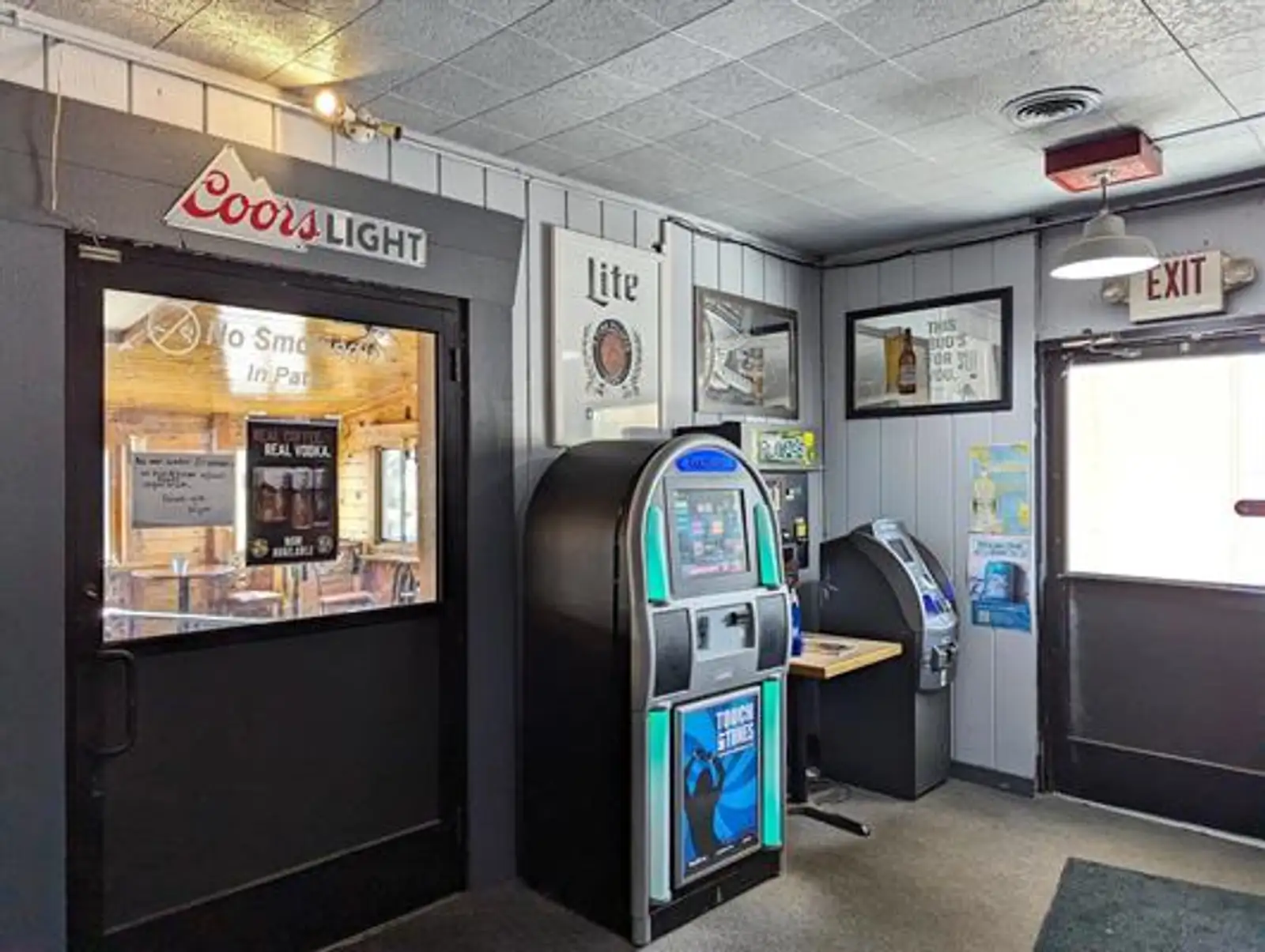 Mug Shotz Bar and Grill