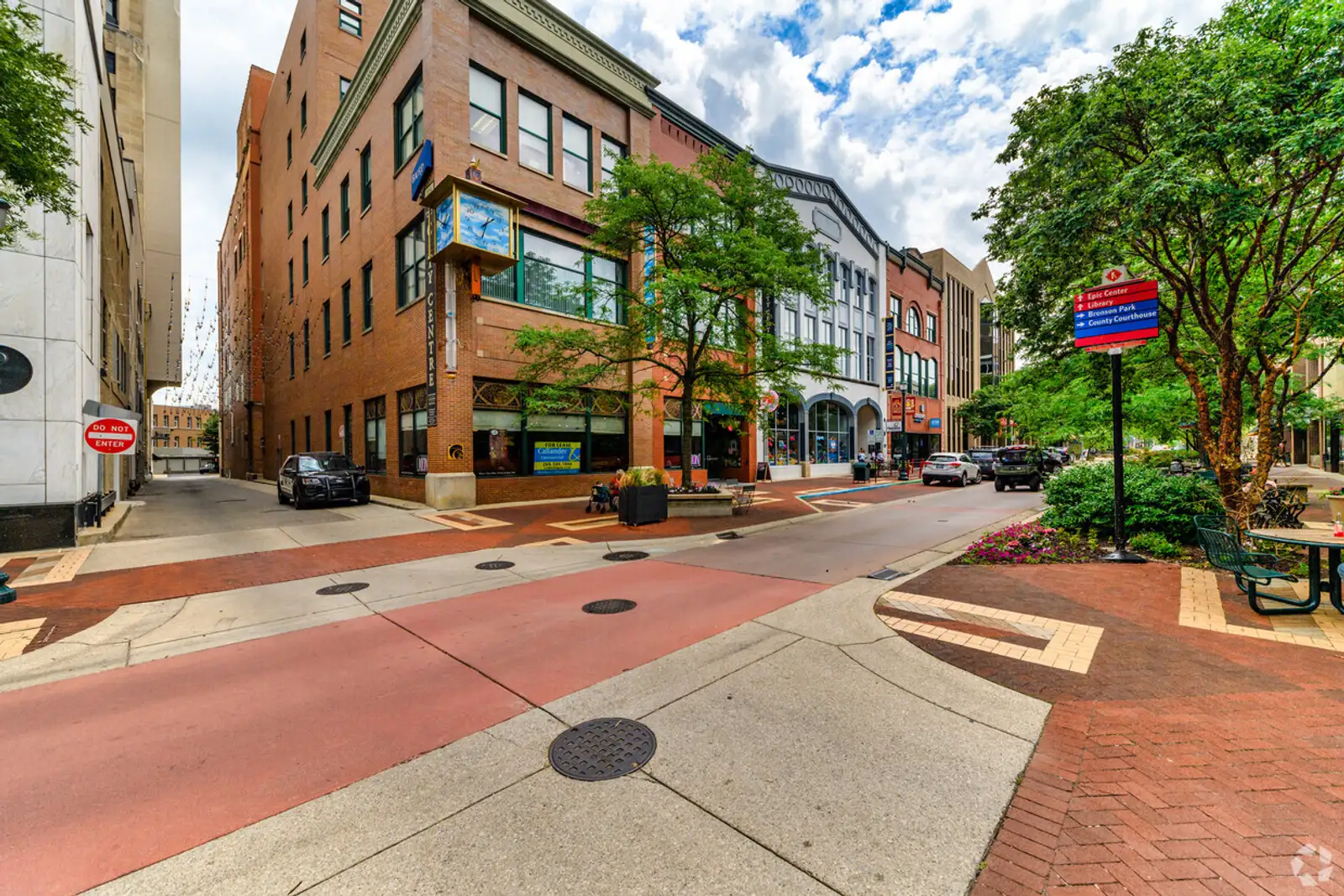125 Kalamazoo Mall