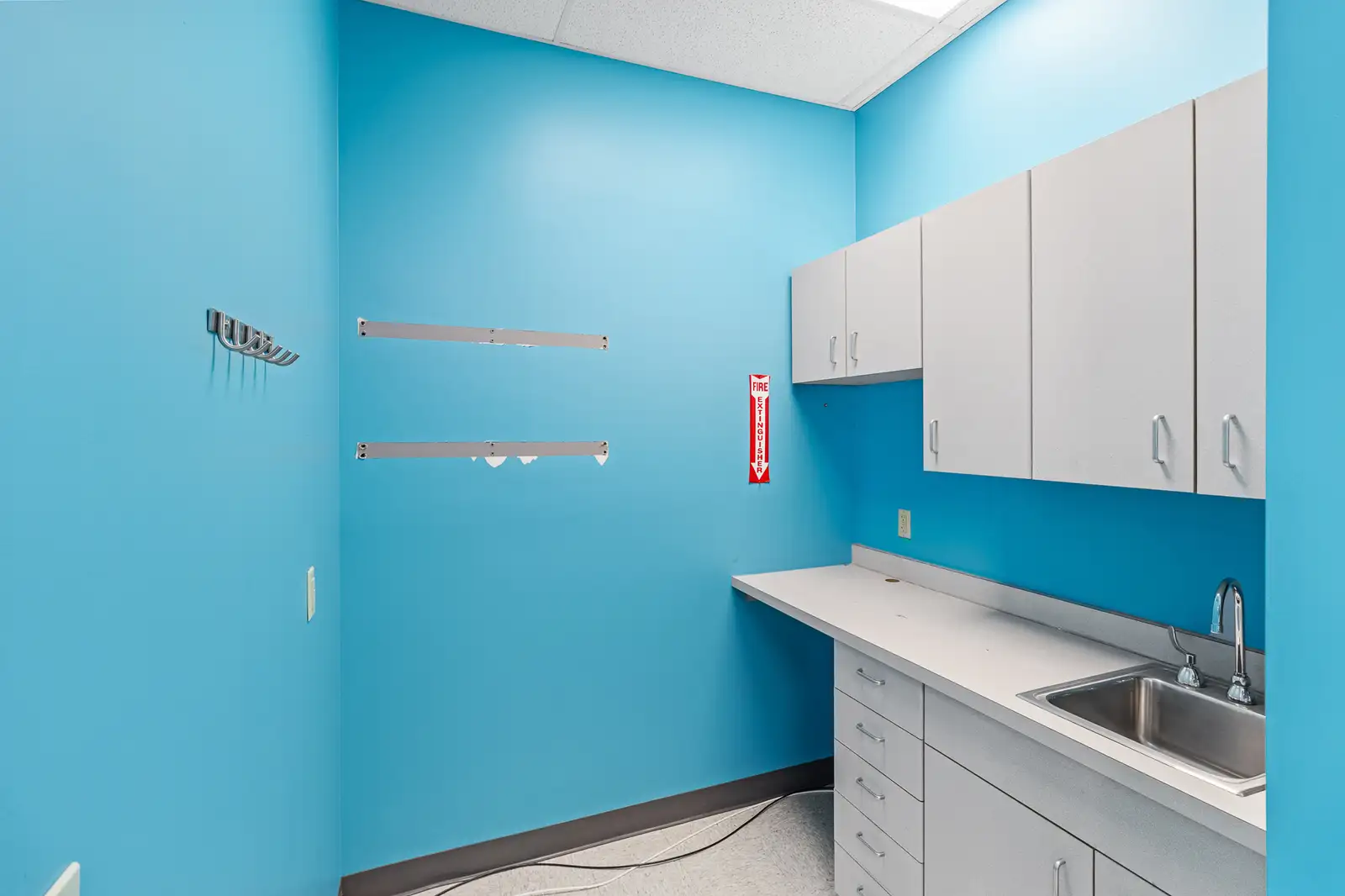 7092 -7098 Distribution Drive