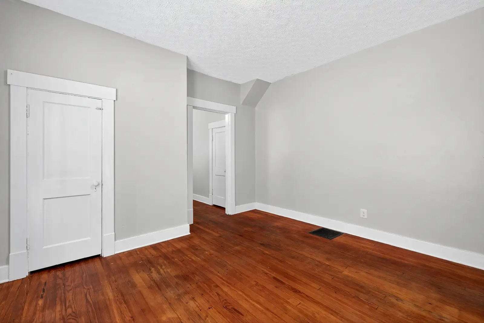 4331 S 3rd St 4333 S 3rd St
