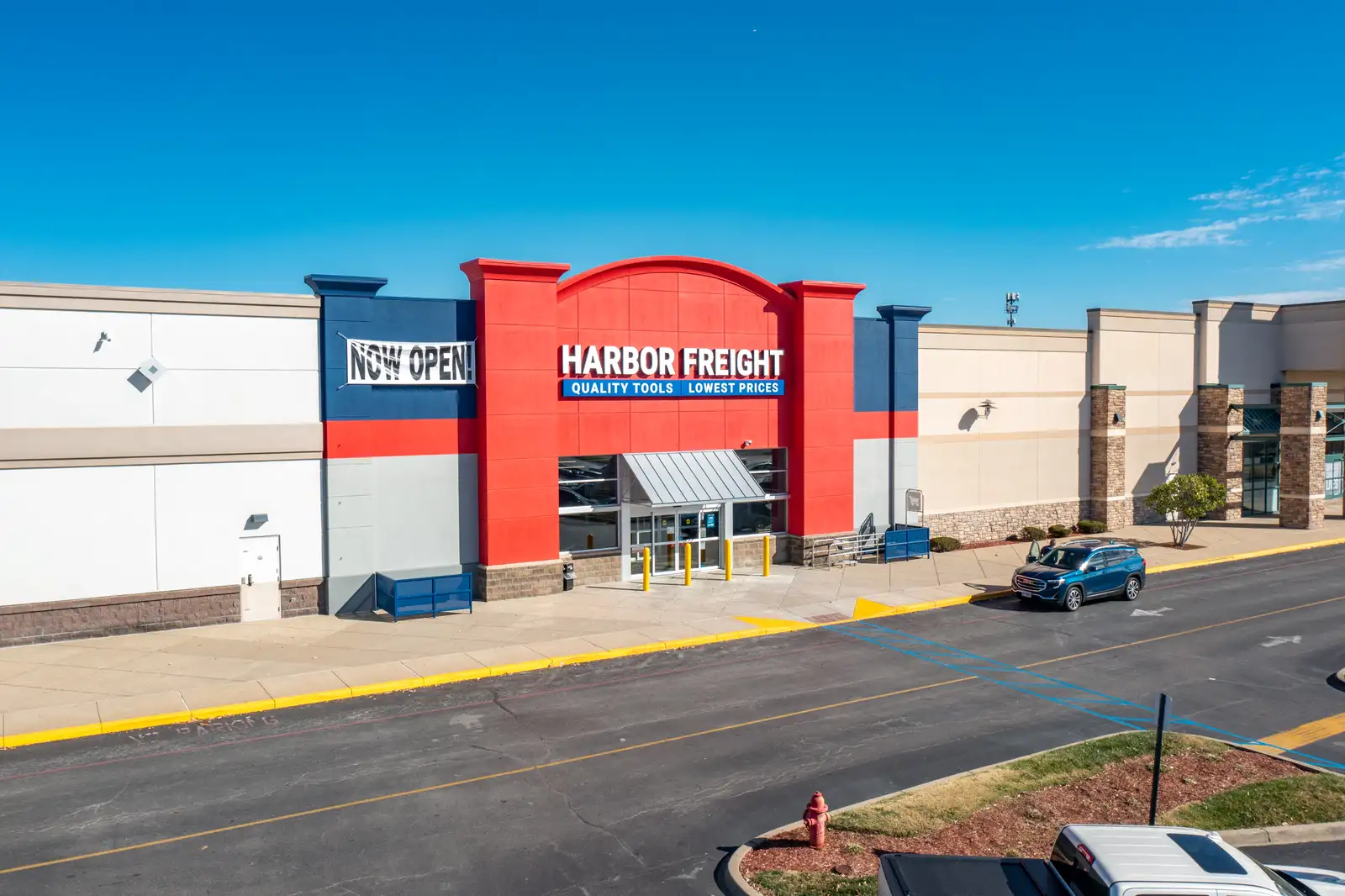 River Falls Inline Space