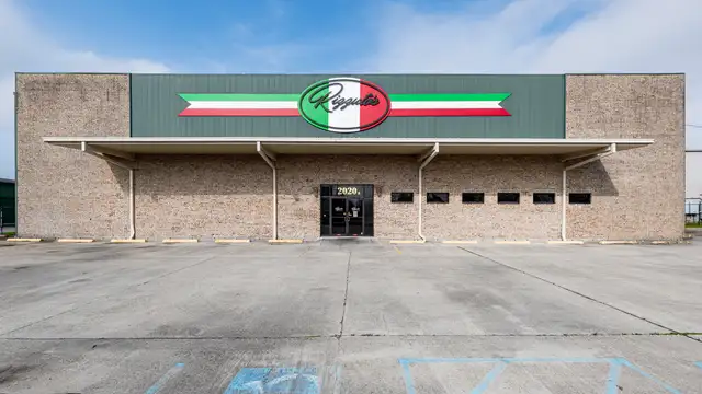 Restaurant + Drive Thru Building