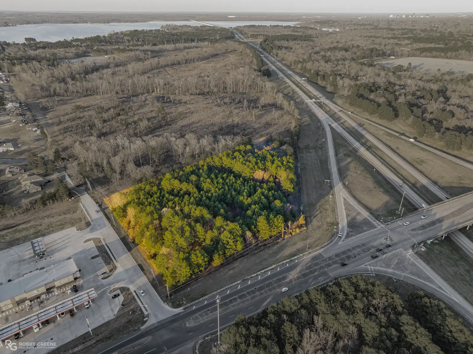 00 Lakeside Dr.
