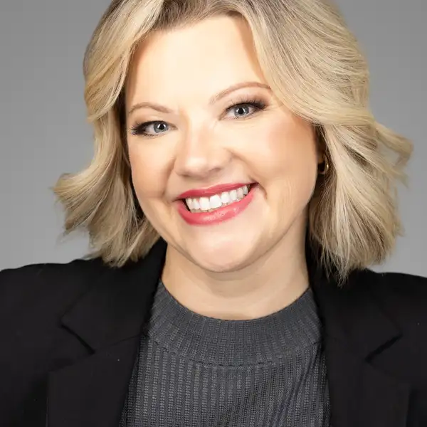 Elizabeth Ward - Associate