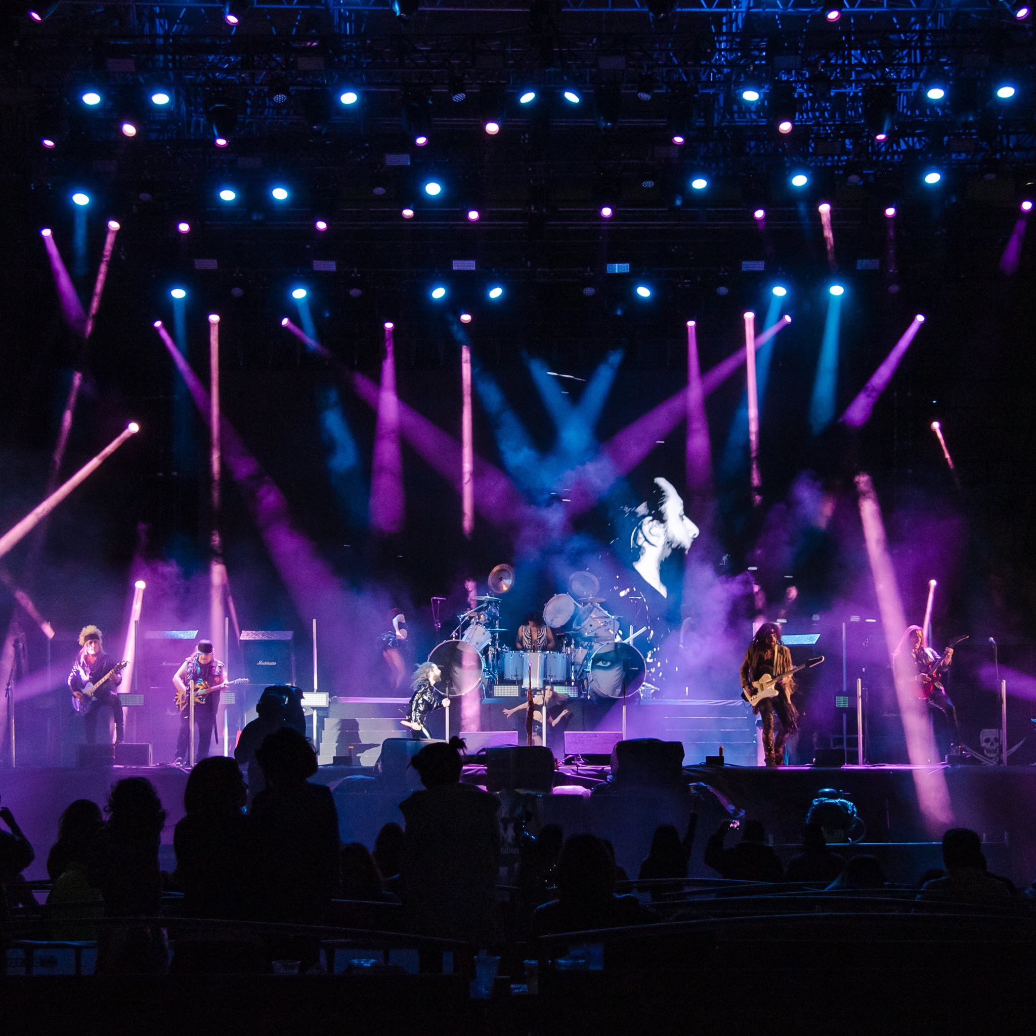 Jay de la Cueva se despide de Moderatto