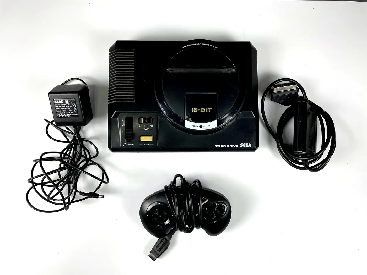 SEGA Mega Drive Console Set - SEGA Mega Drive | Retrobroker
