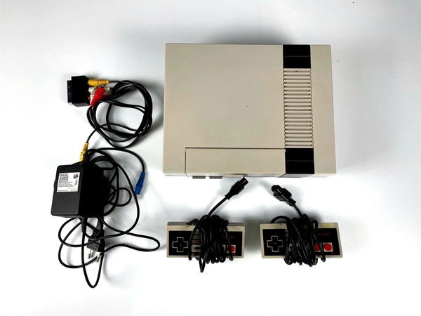Nintendo NES Console Set - Nintendo Entertainment System (NES ...