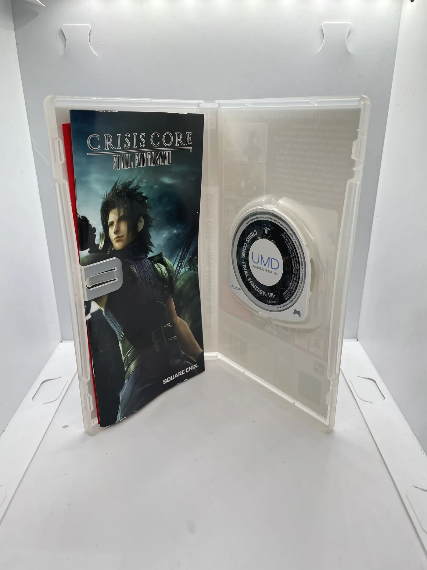 Crisis Core Final Fantasy VII PSP (FR) - PlayStation Portable | Retrobroker