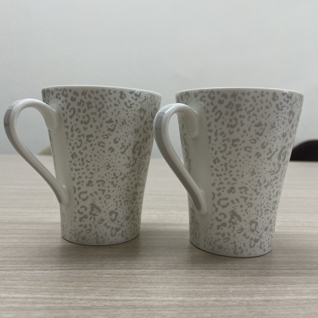 日本代購代標第一品牌【樂淘letao】－129357 GIVENCHY ジバンシー ペアマグセット ヒョウ柄 食器 カップ