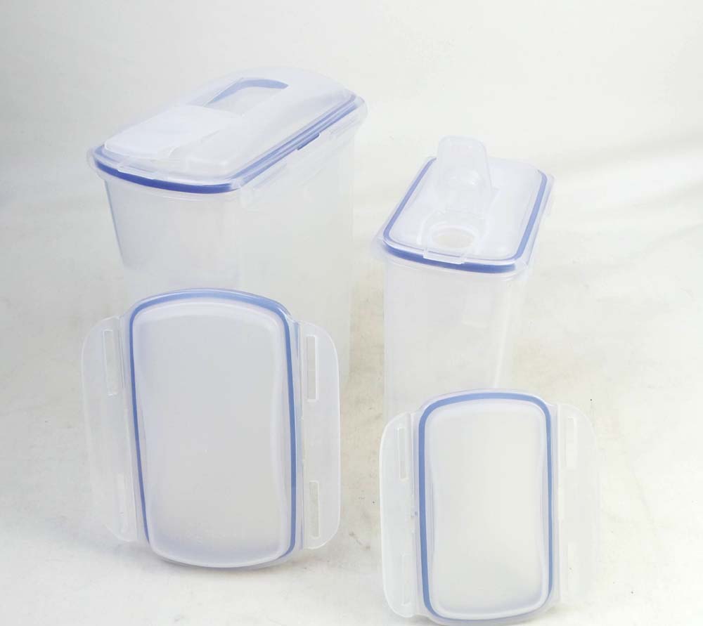 LocknLock 2-Piece Pitcher Set w/ 2 Travel Lids & Colored Body | Jender