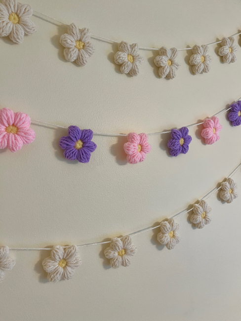 FREE Flower Garland: Crochet pattern | Ribblr