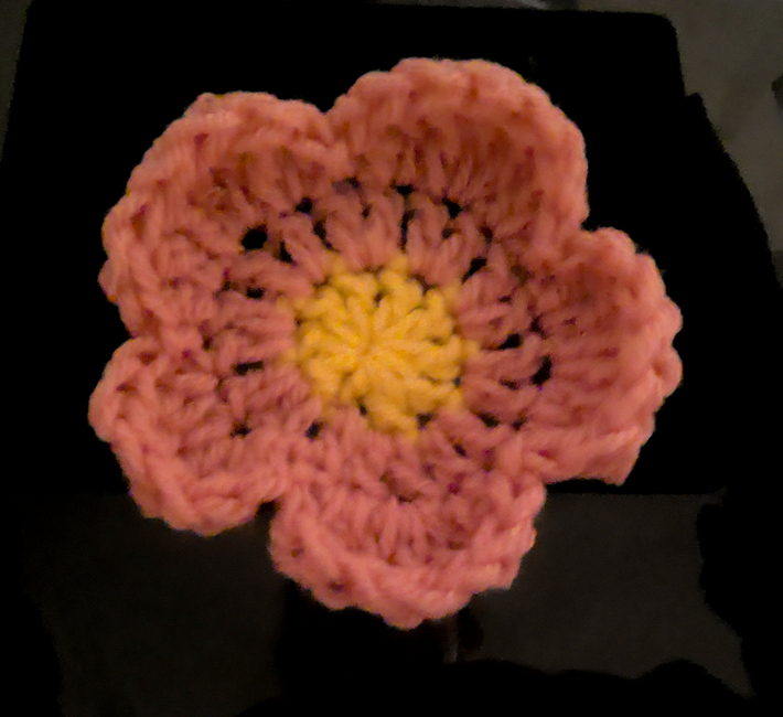 FREE Curling flower coaster: Crochet pattern | Ribblr