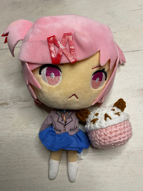 FREE Natsukis cat cupcake from ddlc: Crochet pattern | Ribblr