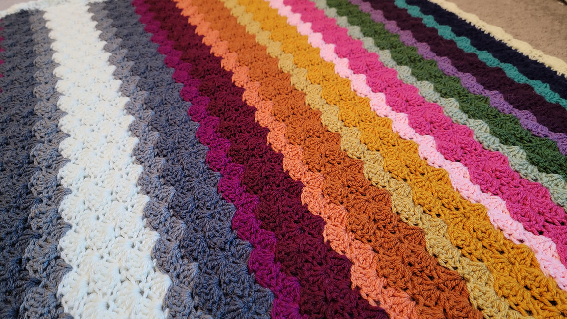 FREE Classic Shell Afghan: Crochet pattern | Ribblr
