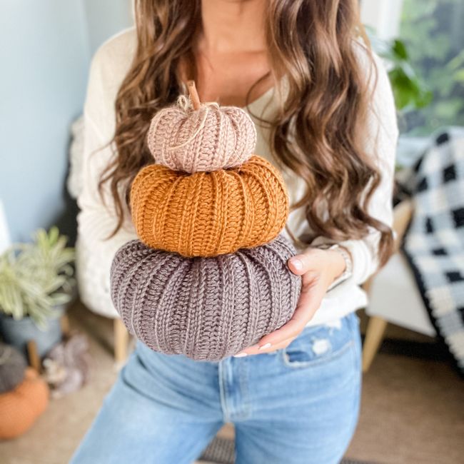 Country Harvest Ribbed Pumpkins: Crochet pattern | Ribblr