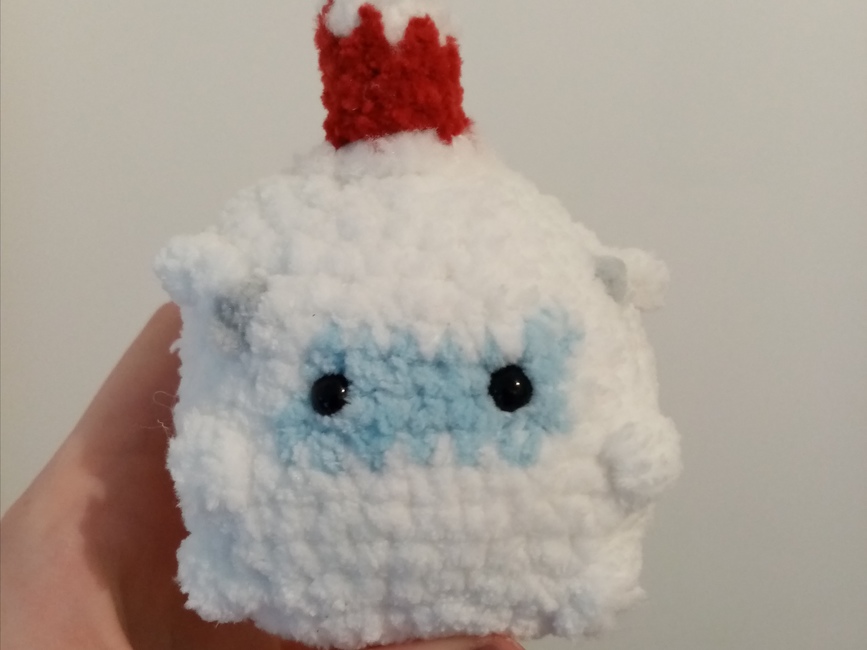 Christmas baby yeti: Crochet pattern | Ribblr