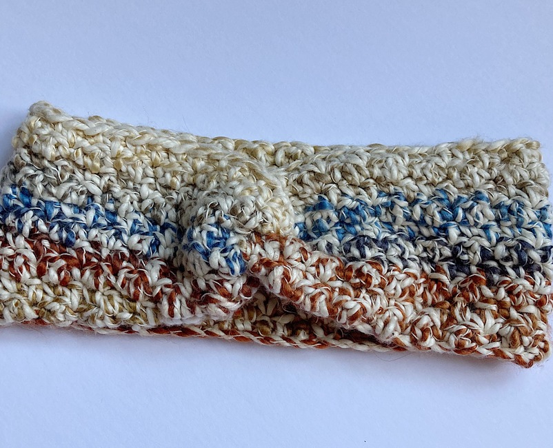 Twisted Griddle Headband: Crochet pattern | Ribblr