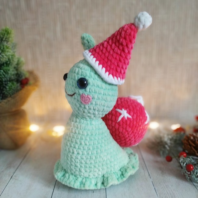 Christmas snail: Crochet pattern | Ribblr