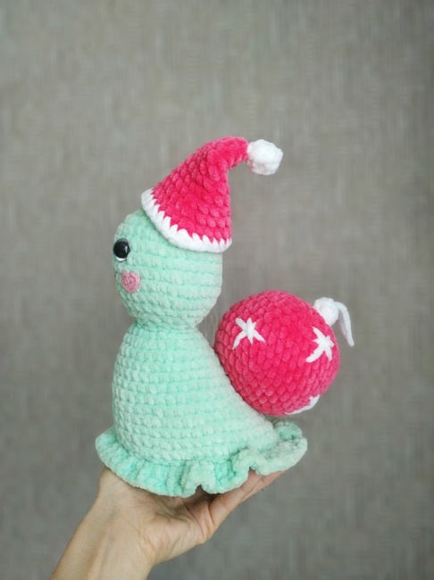 Christmas snail: Crochet pattern | Ribblr