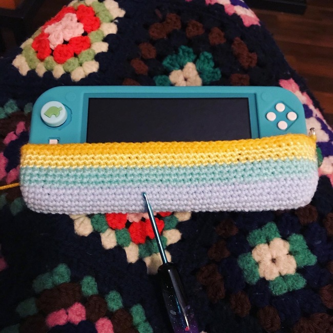 FREE Switch Lite Sweater: Crochet pattern | Ribblr