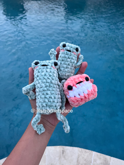 FREE Froggy bundle: Crochet pattern | Ribblr