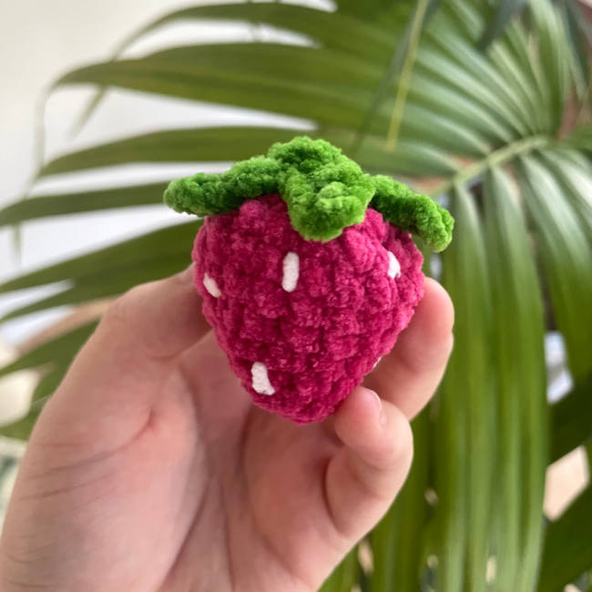 FREE Mini Strawberry: Crochet pattern | Ribblr