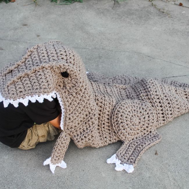Bulky Quick T Rex Blanket: Crochet pattern | Ribblr