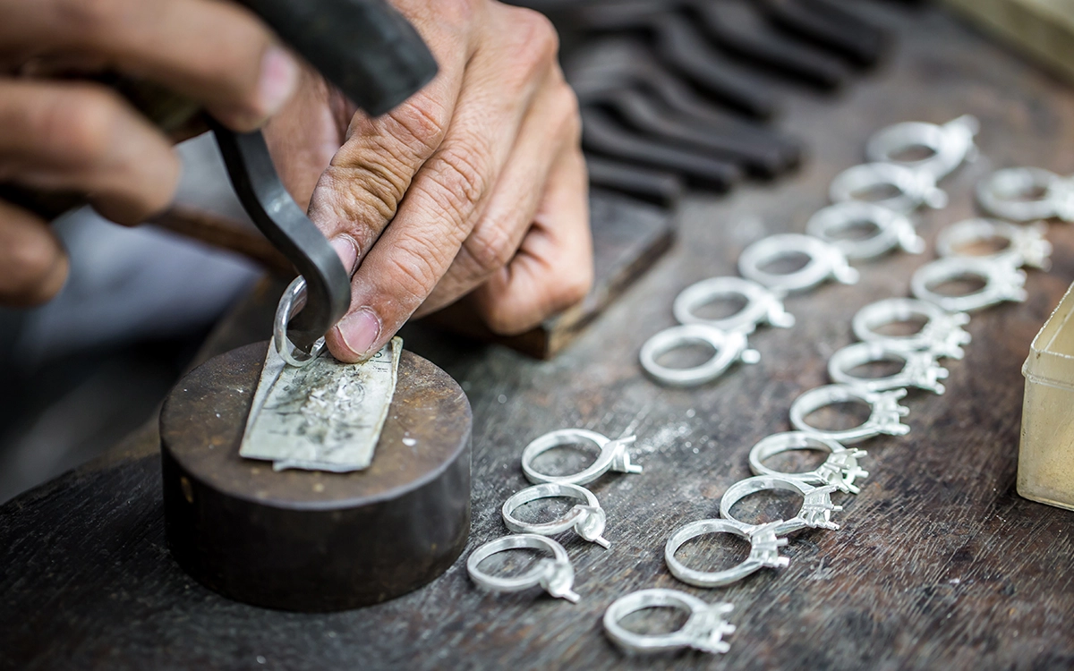 Silver Jewelry Manufacturing Process Explained | ELF925
