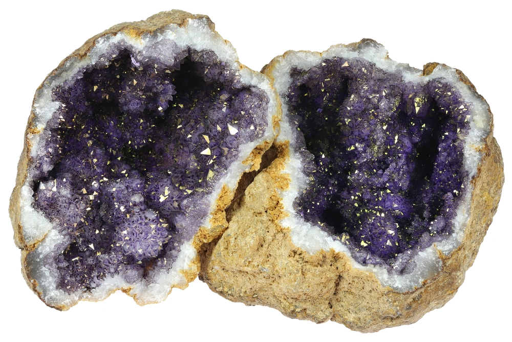 6 Best Ways to Open a Geode Without Ruining the Crystals | RockHounding.Org